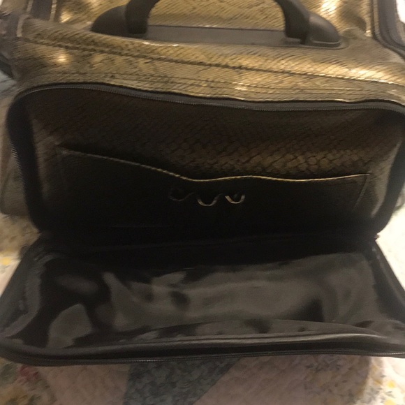 Cb | Bags | Cosmetic Bag | Poshmark
